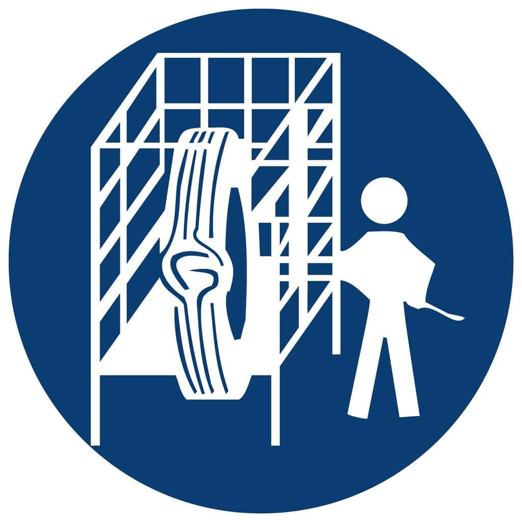 SAFETY CAGE SHALL BE USED SAFETY SIGN (MV 16)
